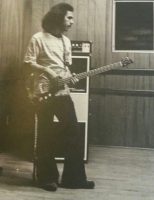 Adiós la primer bajista de Van Halen, Mark Stone - Dirty Rock Magazine