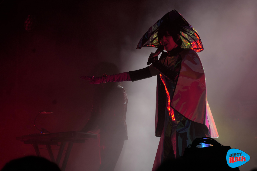 Regresan la energía encantadora y desafiante de Yeah Yeah Yeahs | Rock ...